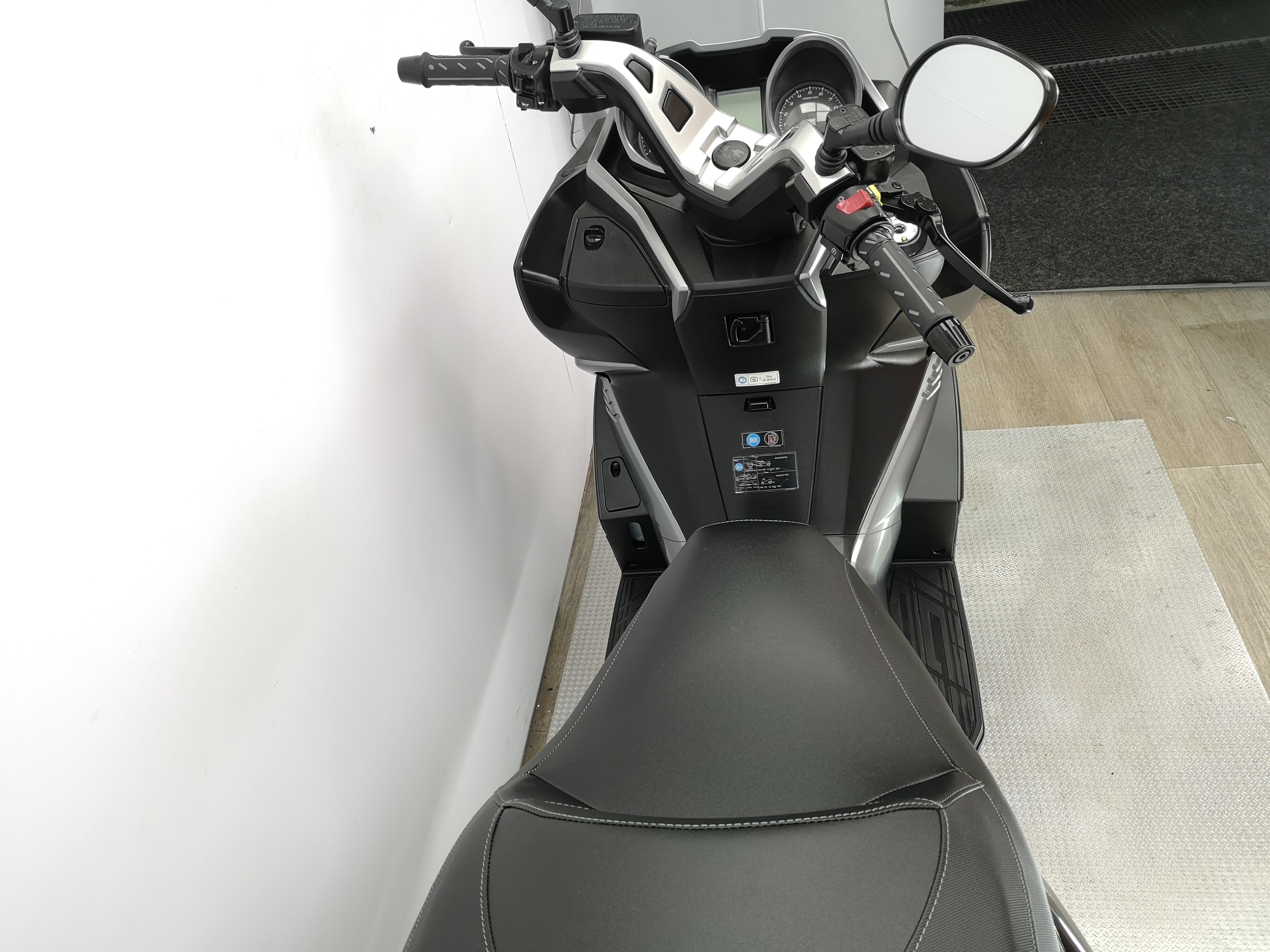 KAWASAKI J125 – Maquina Motors motos ocasión