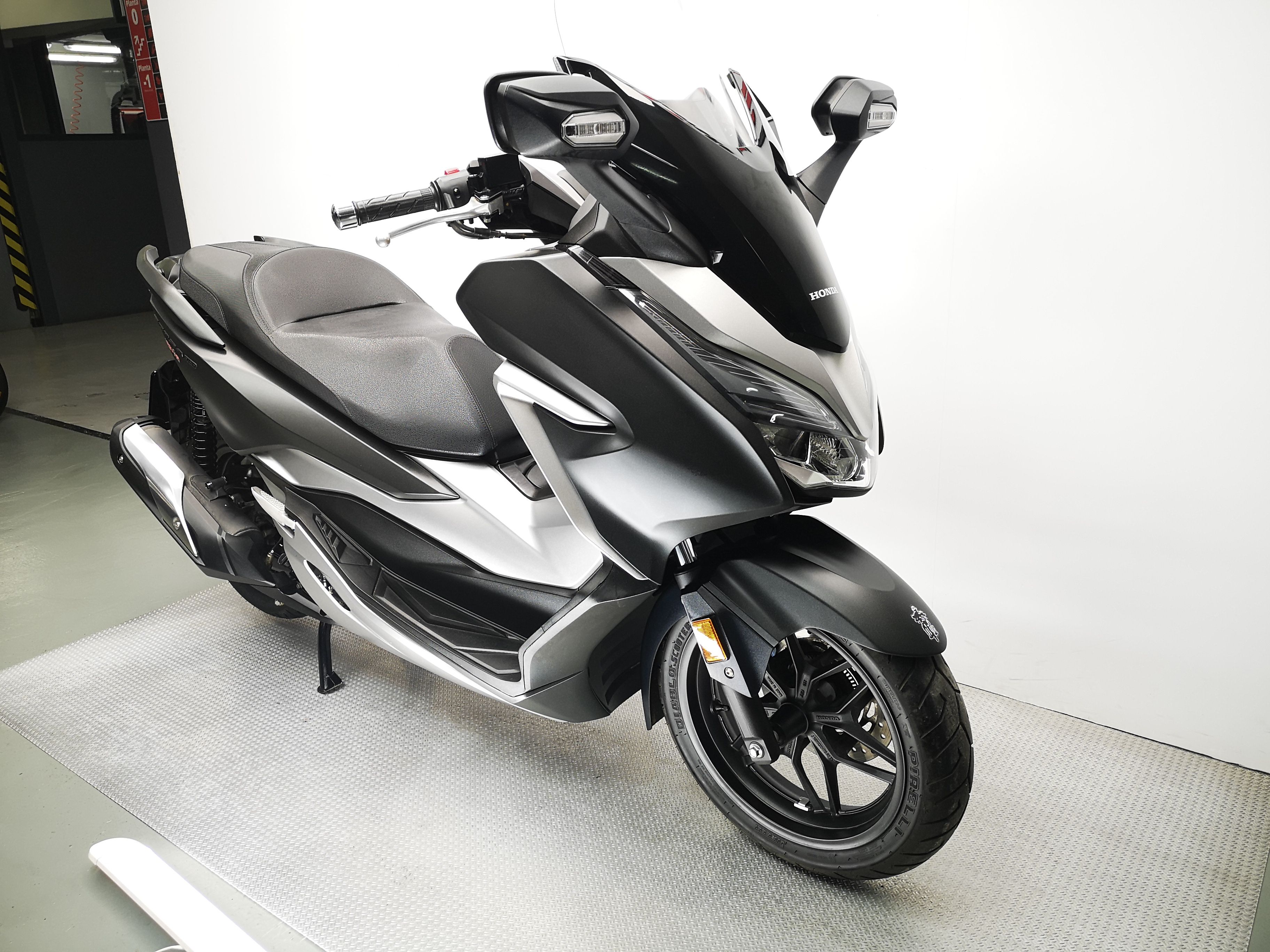 HONDA FORZA 300 – Maquina Motors motos ocasión